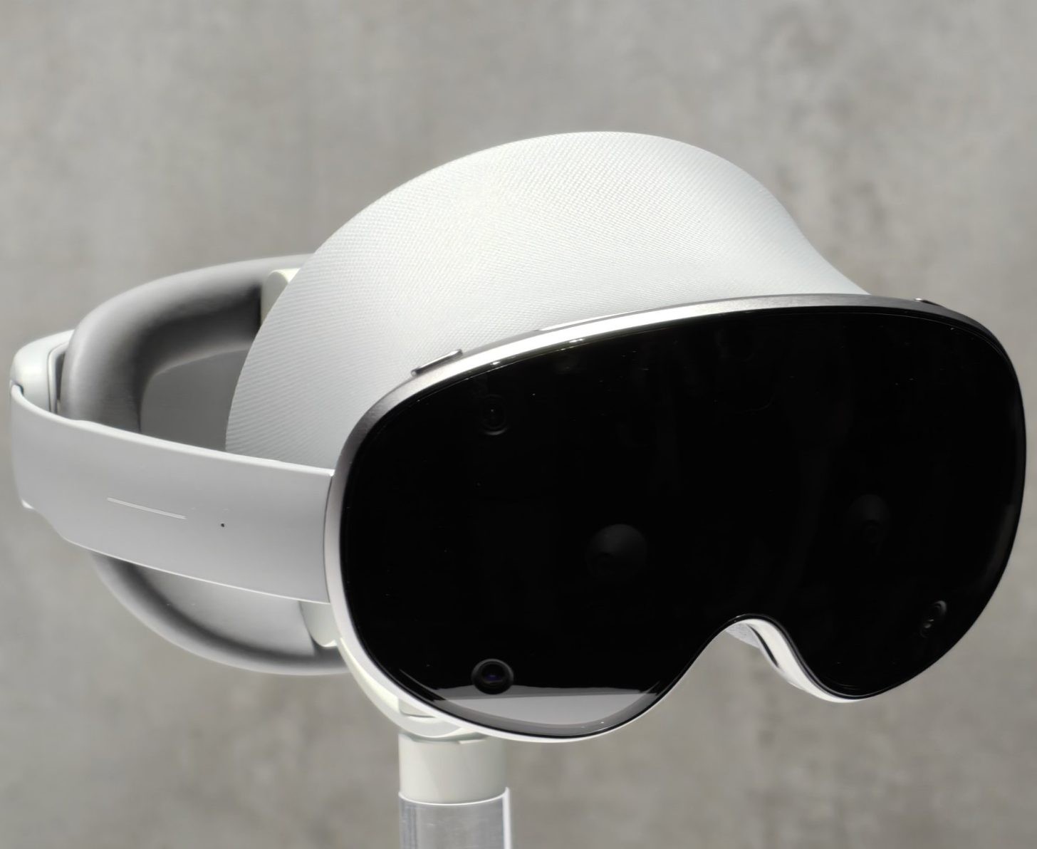 Samsung presents Project Moohan, an XR headset based on the Snapdragon ...