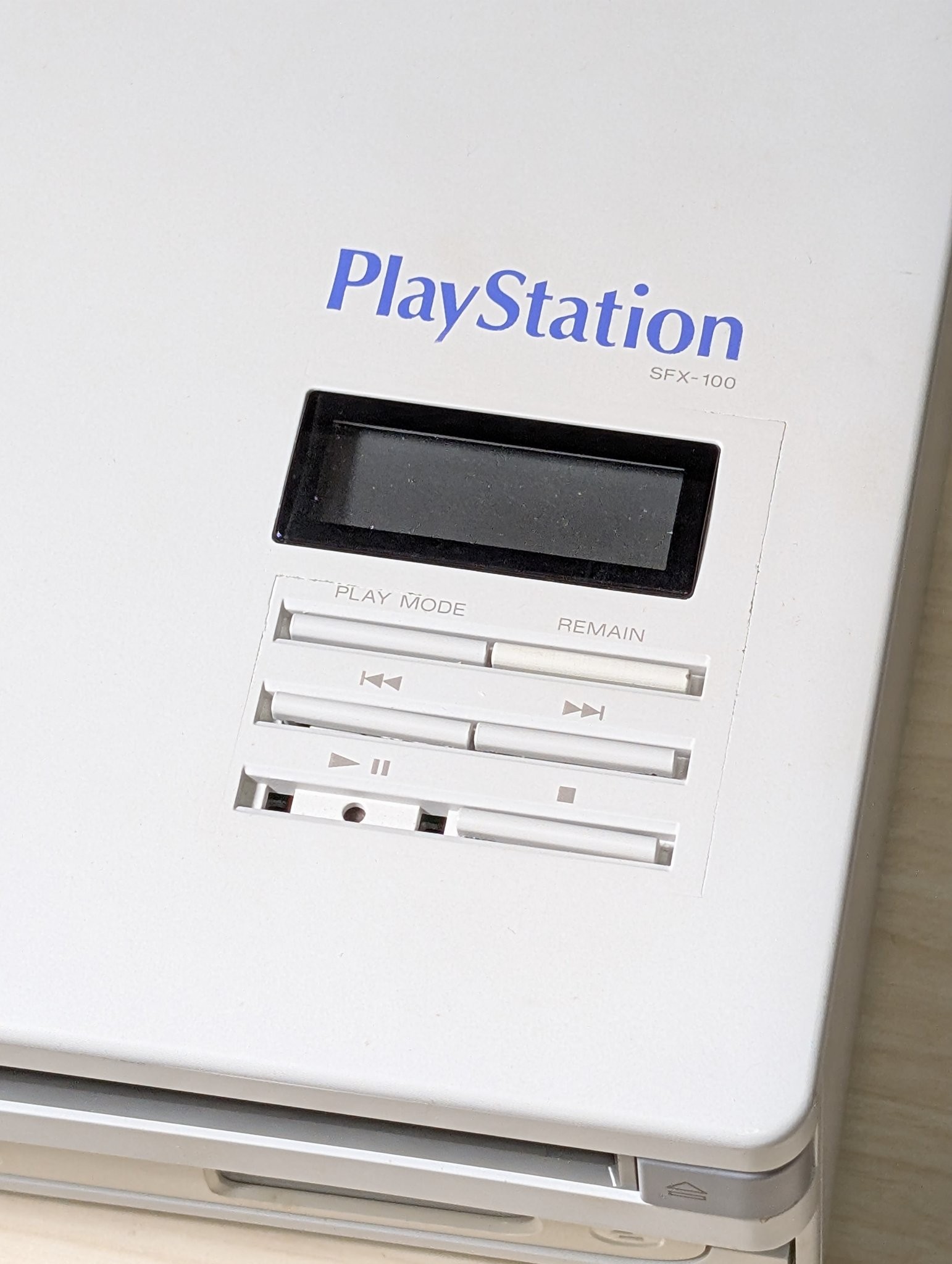 Ken Kutaragi shows his really well-preserved copy of the Nintendo PlayStation prototype - IG News