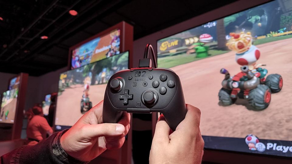 La manette Pro de la Switch 2 aura une autonomie identique à la ...