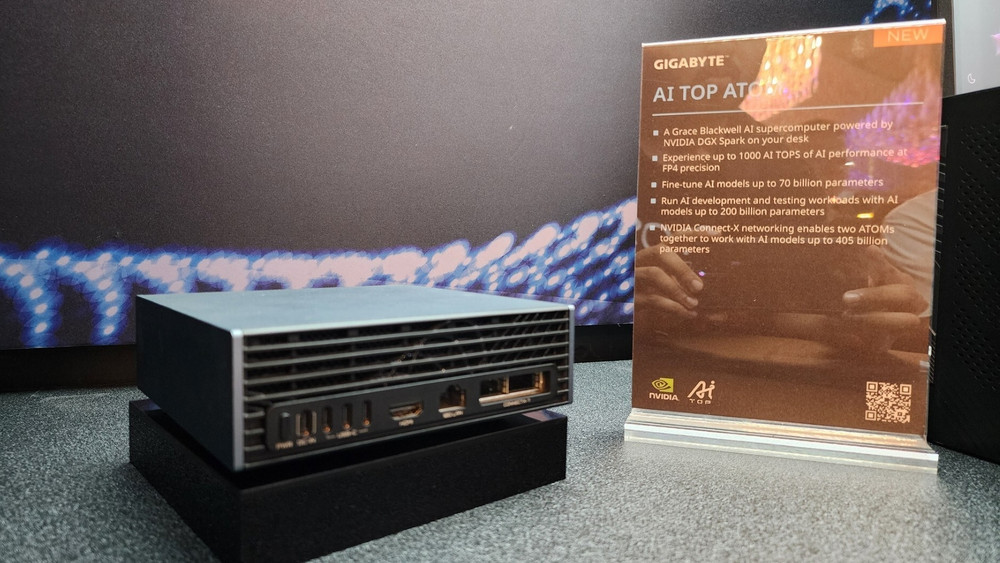 Gigabyte präsentiert den AI TOP ATOM, einen Supercomputer auf Basis des DGX Spark von NVIDIA ...