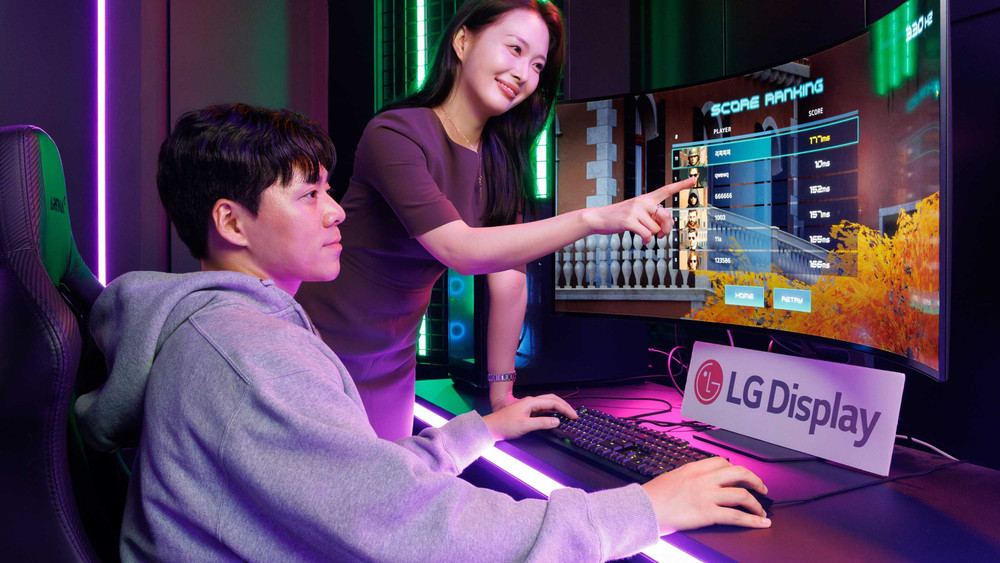 LG presents a 27" QHD OLED display with 540 Hz refresh rate and 720 Hz ...