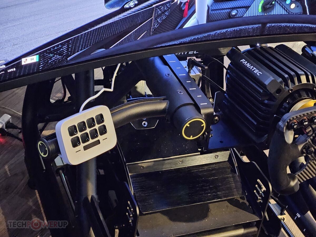 Corsair ha presentado su primer prototipo de Sim Racing en el Computex ...