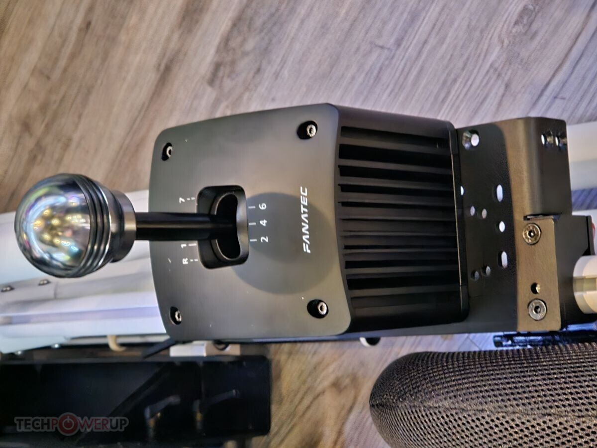 Corsair profite du Computex 2024 pour présenter son premier prototype de Sim Racing - IG News