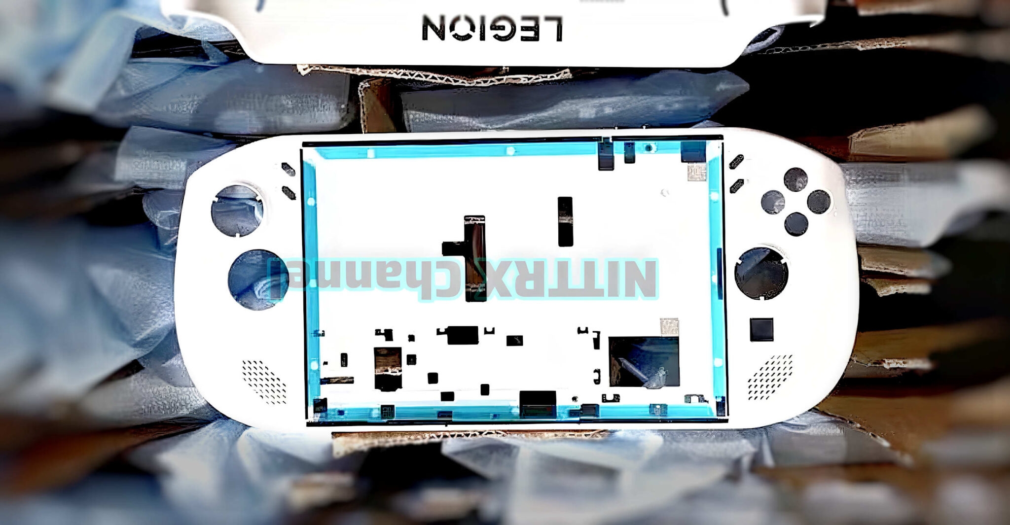 Un leak révèle une Legion Go « Lite » de couleur blanche encore non ...