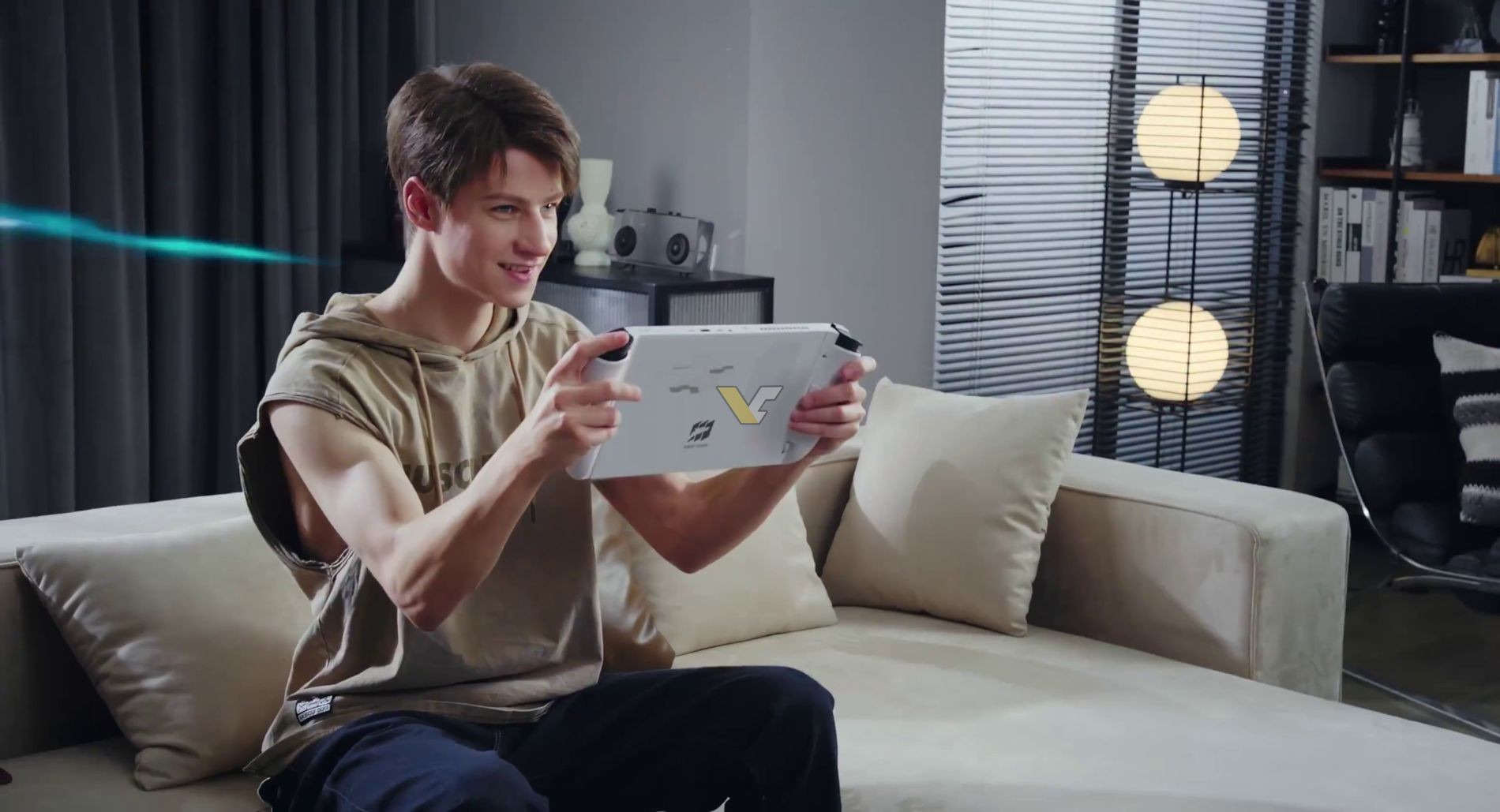 Tencent unveils a prototype of handheld with an 11" screen and Intel ...