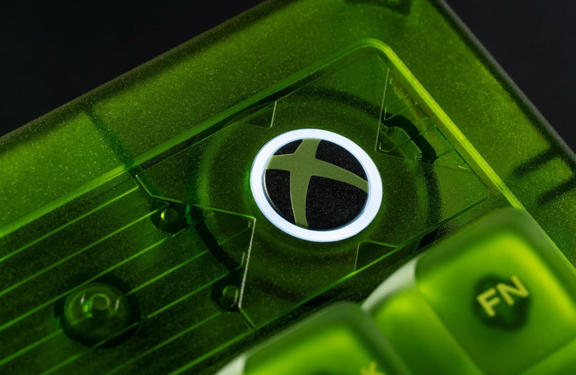 Un clavier et une souris aux couleurs de la première Xbox arrivent en ...